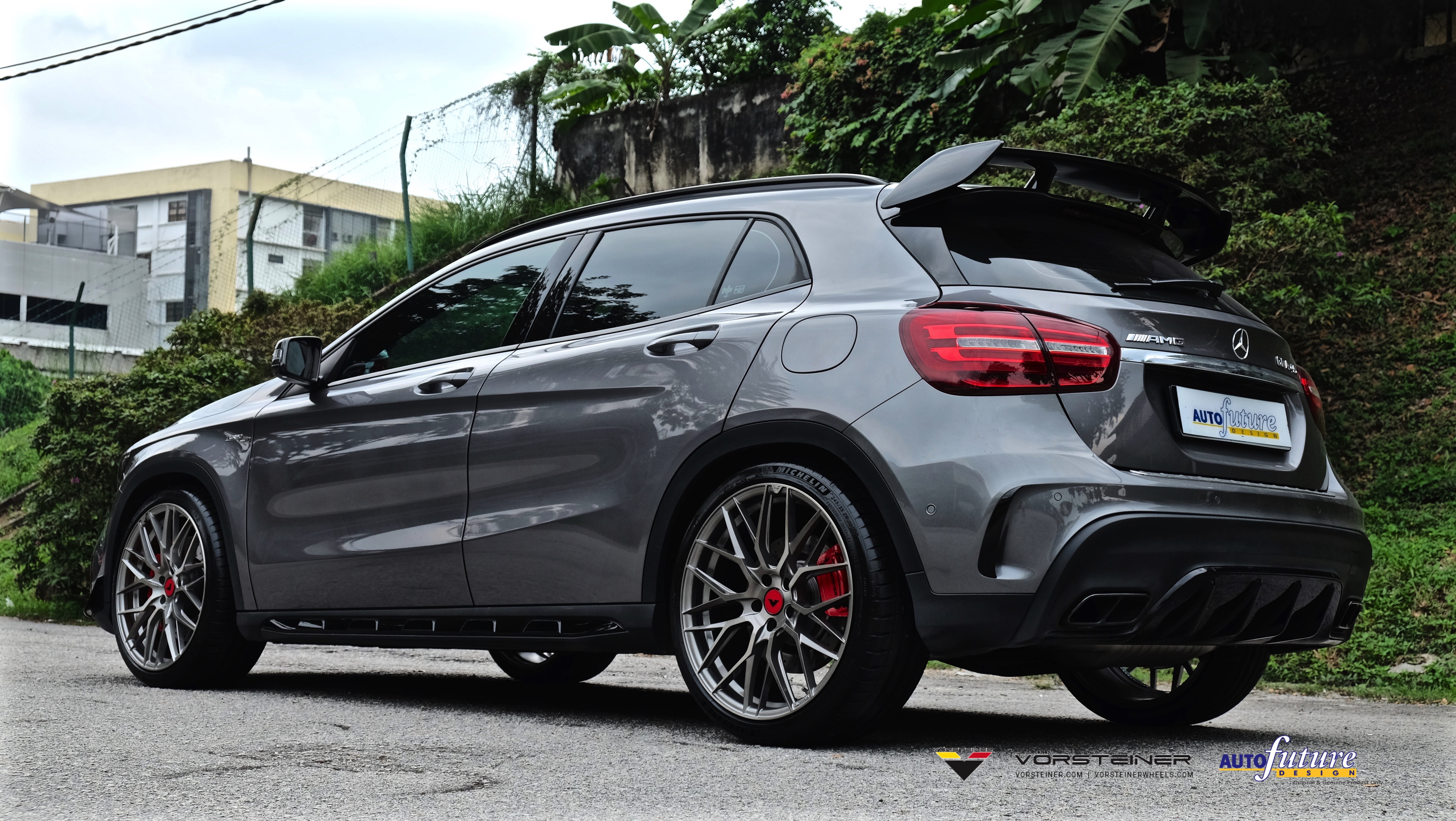 Alloyed up: Mercedes-AMG GLA45 Equipped With Vorsteiner V-FF 107 Wheels ...
